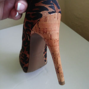 Guess | Shoes | Guess Leopard Print Peep Toe Platform Pumps Nwt | Poshmark